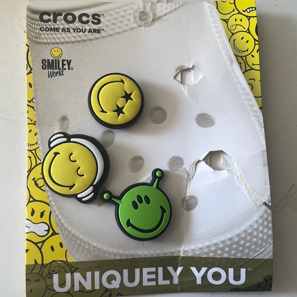 CROCS | Shoes | Crocs Smiley World 3 Charms New In Pack Smile Style ...